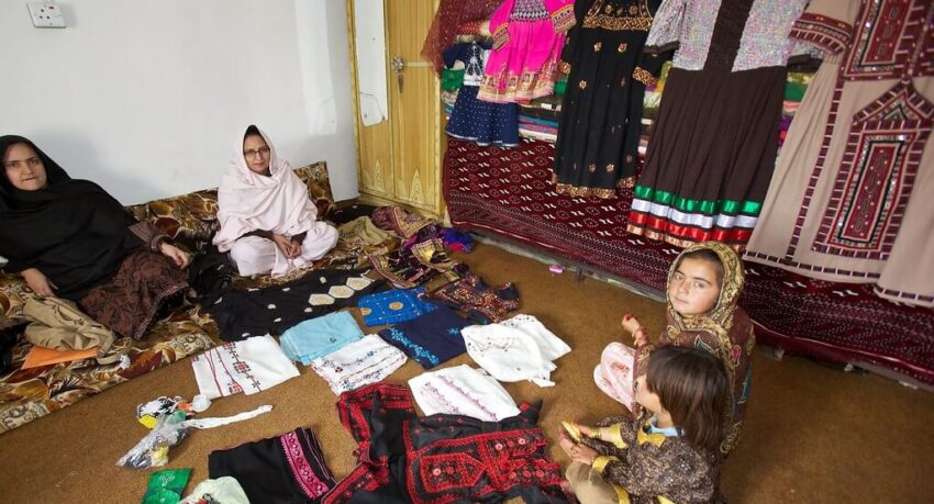 How to Dress in Quetta as a Tourist - 2024-25 | Apricot Tours